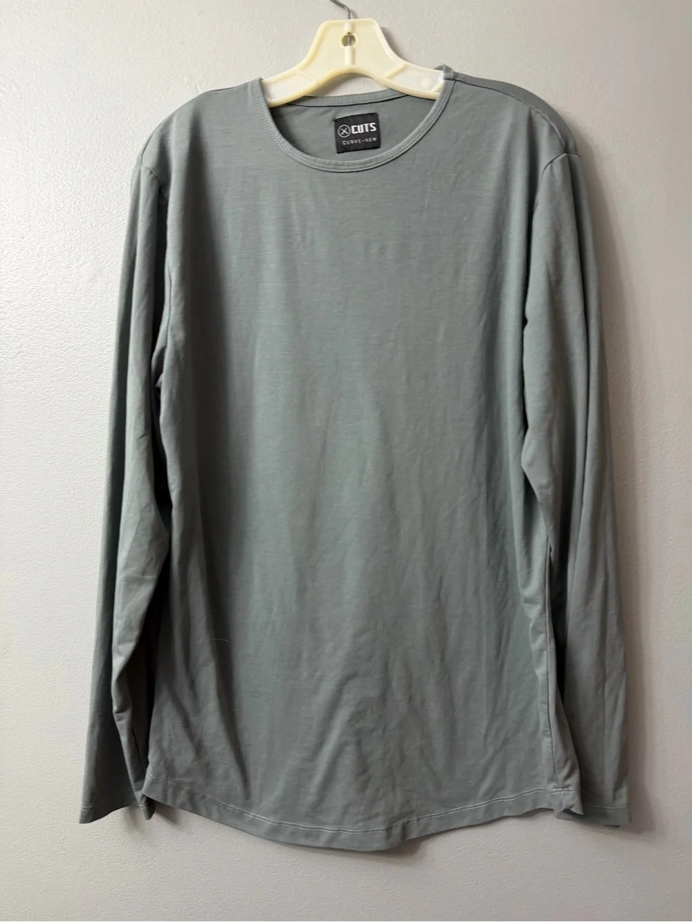 Cuts Clothing | Shirts | Cuts Clothing Ao Long Sleeve Curvehem Tee Wolf ...